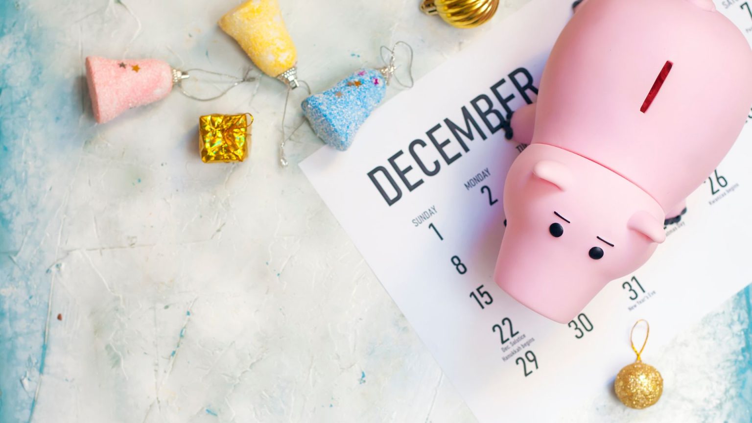 4 Tips for A Budget-Friendly Holiday - The Frugal Creditnista